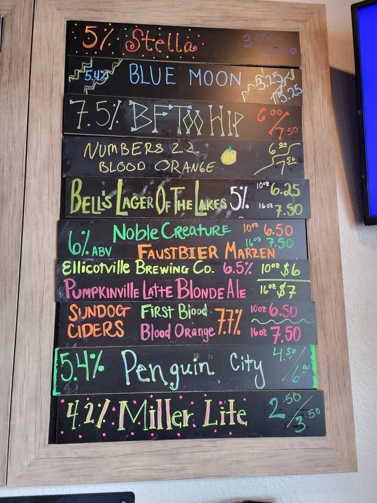 Menu at Riser Tavern on the Links pub & bar, Columbiana