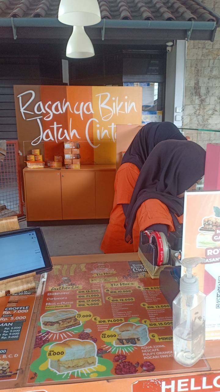 Carta de Roti Endolita Bogor Baru - Makanan, Roti Khas Bogor, Oleh ...