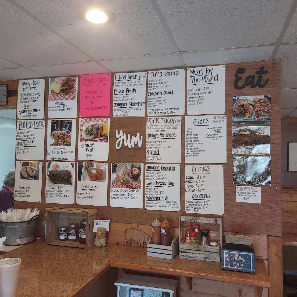 Menu at Smokin Pig BBQ, Greeneville
