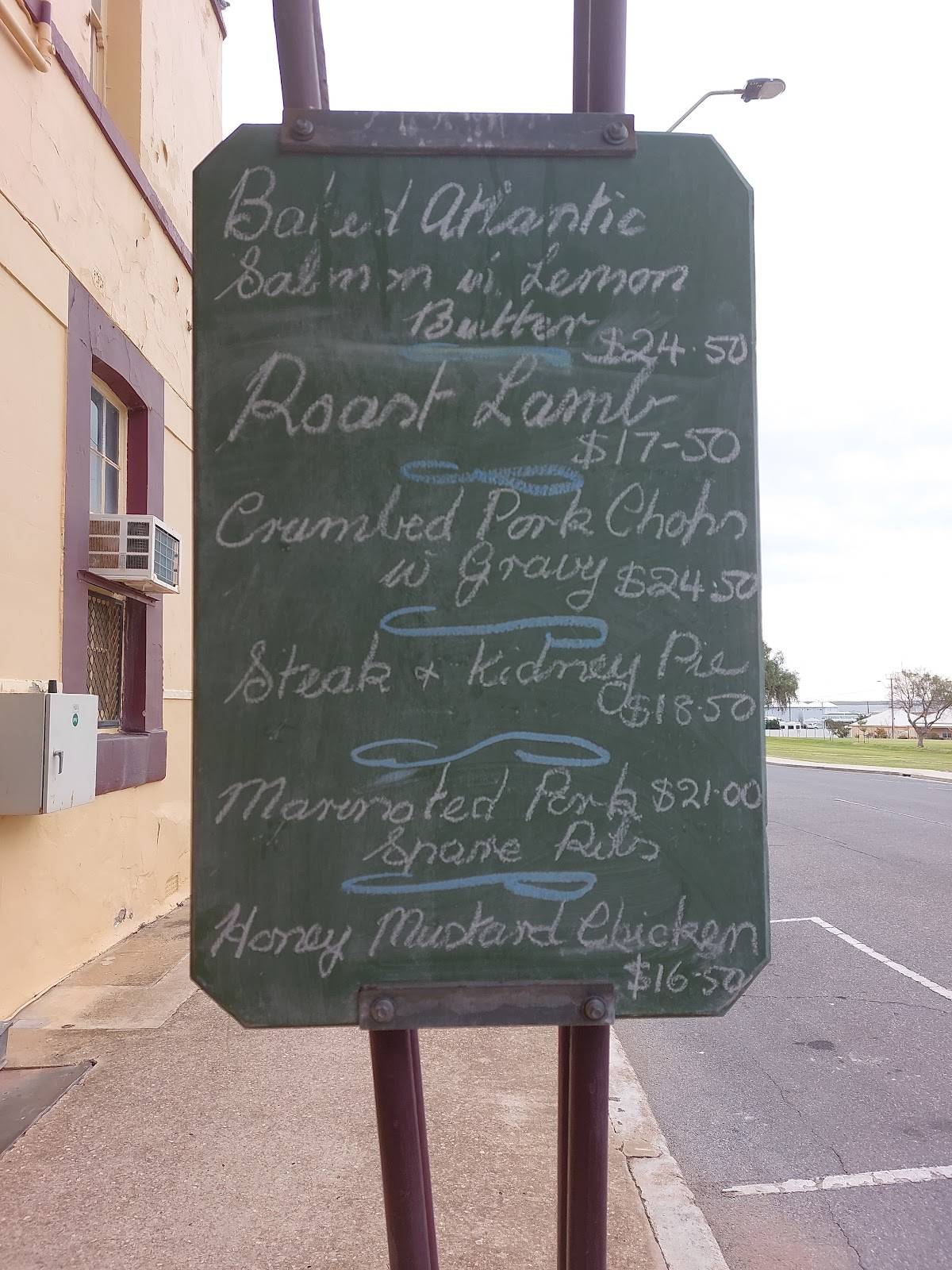 Menu at Weeroona Hotel pub & bar, Wallaroo