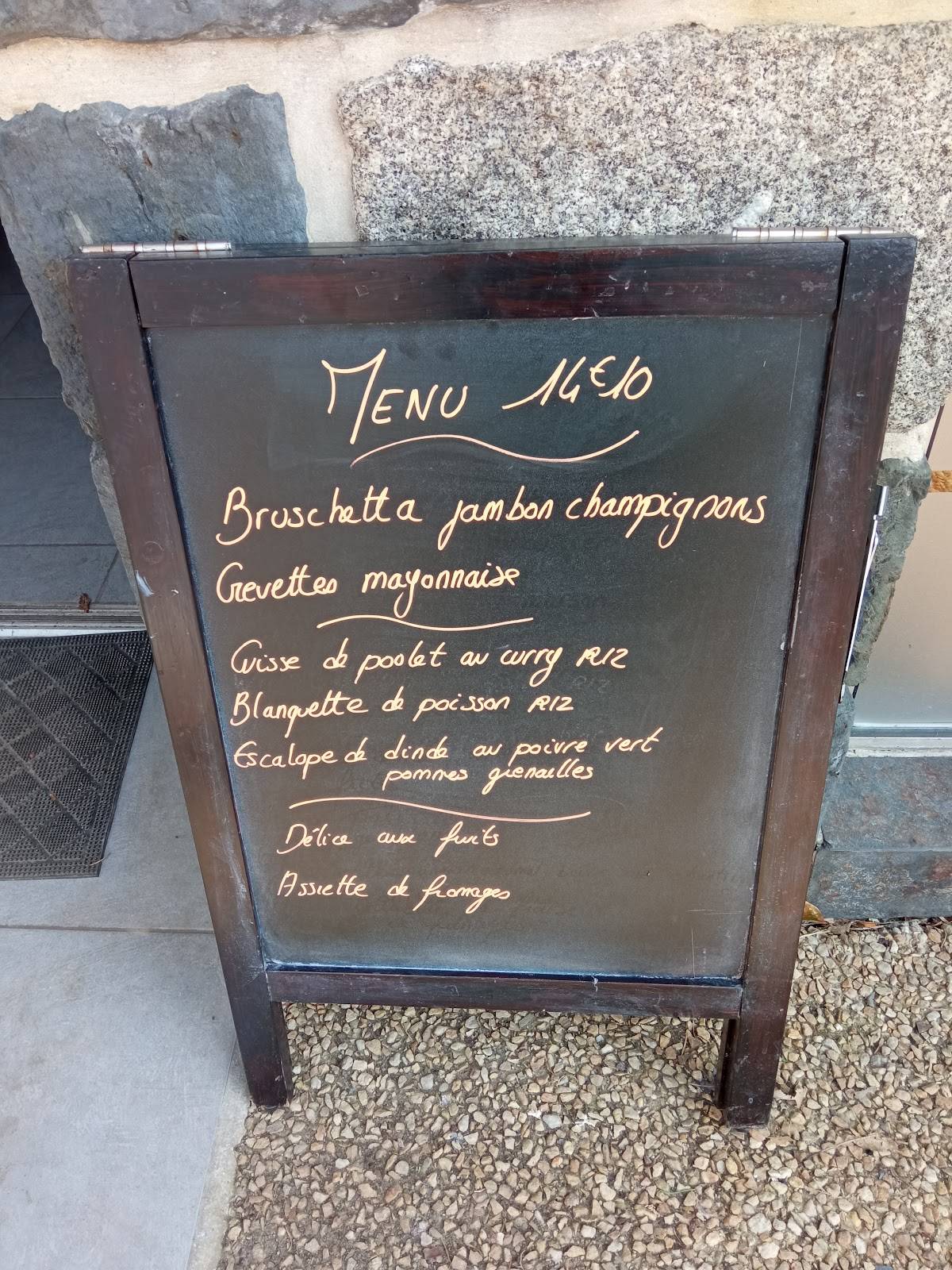 Menu at Le Diss’ restaurant, Plouguernével