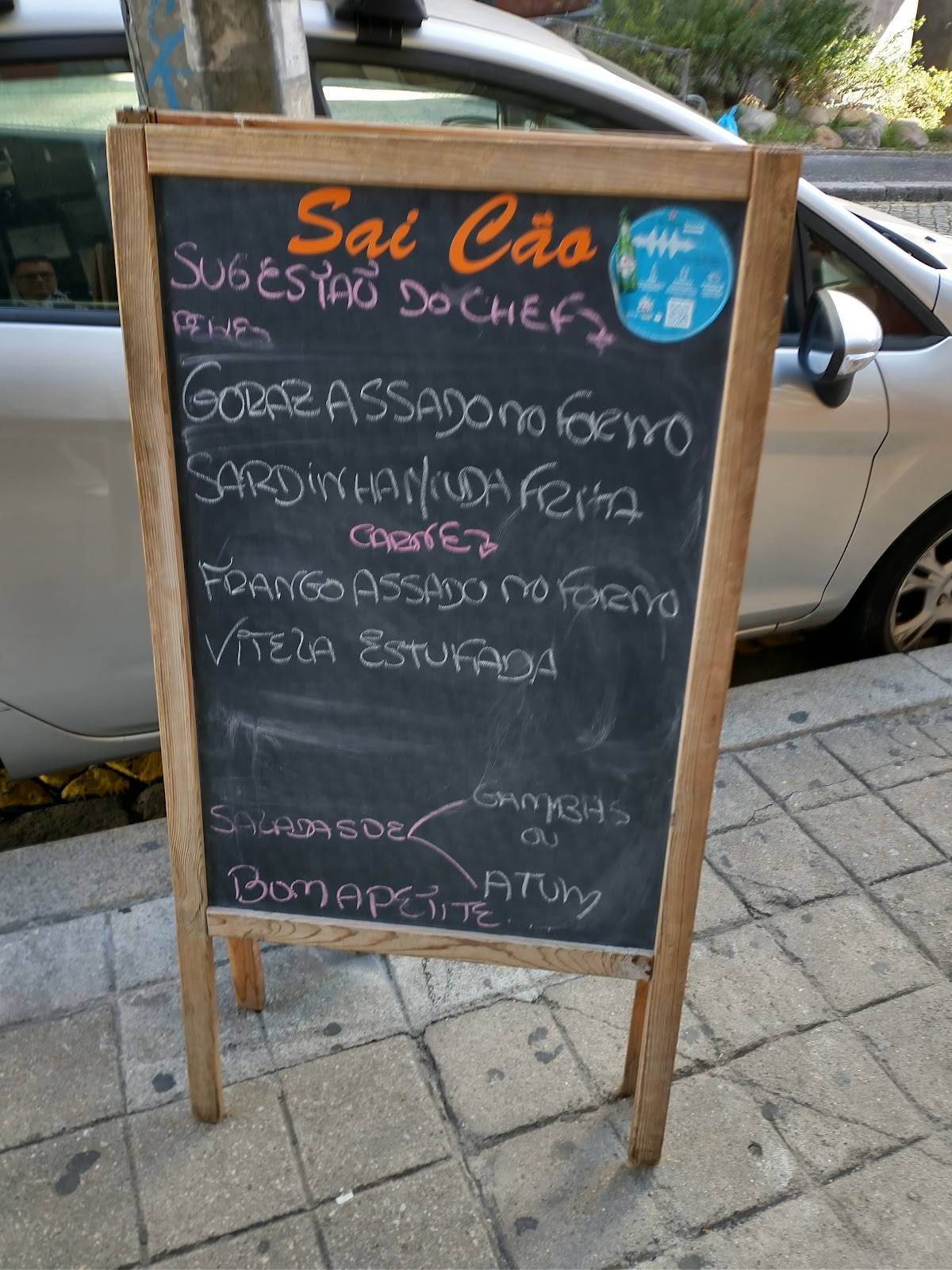 Menu em Sai Cão restaurante, Porto