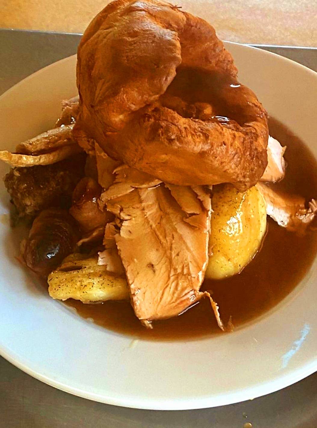 Menu at The Beehive pub & bar, Chelmsford, Barrack Ln