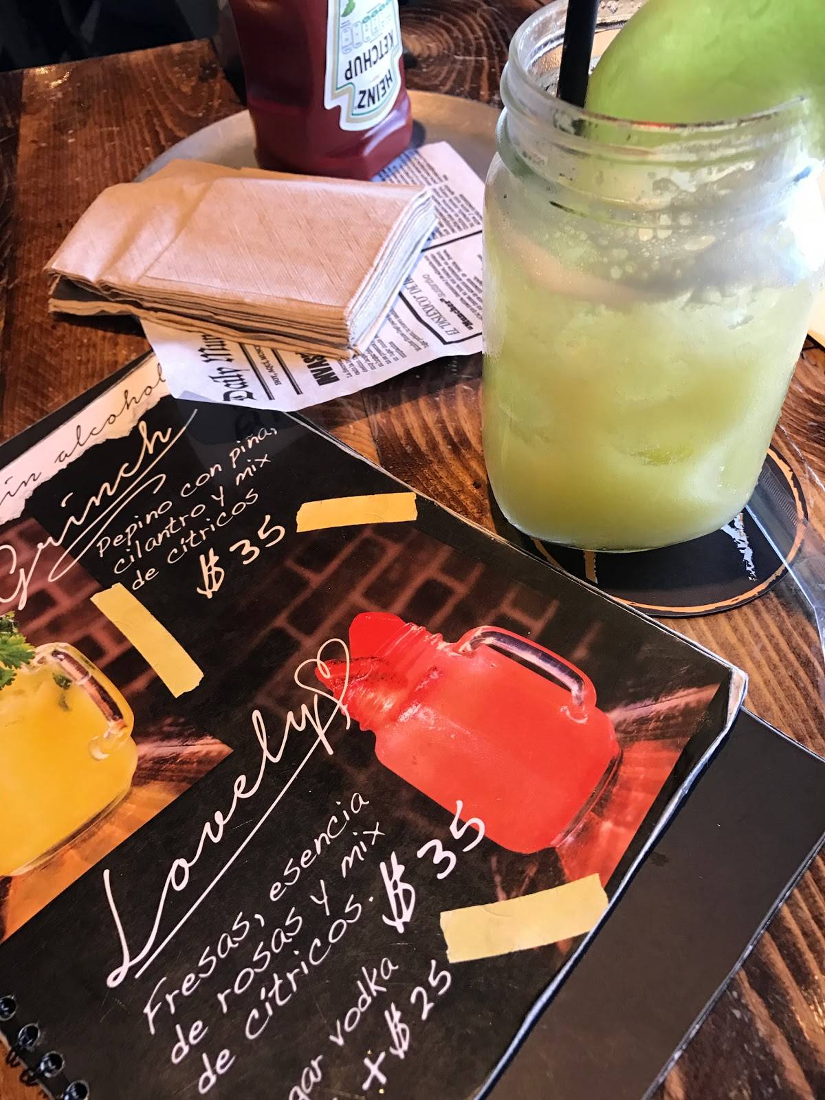 Menu at Muncher House Tec pub & bar, Monterrey, Av. Eugenio Garza Sada ...