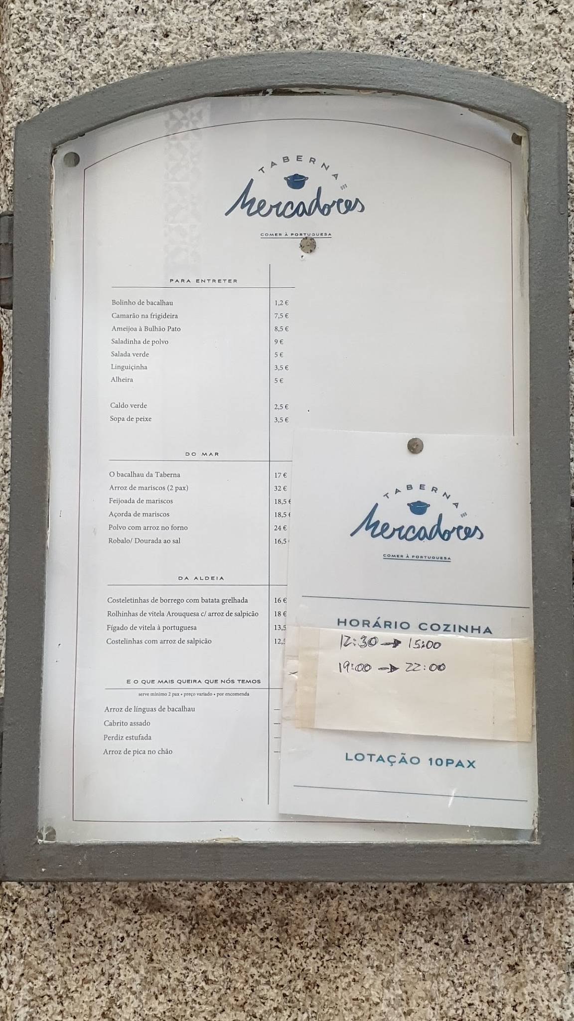 Menu at Taberna Dos Mercadores restaurant, Porto