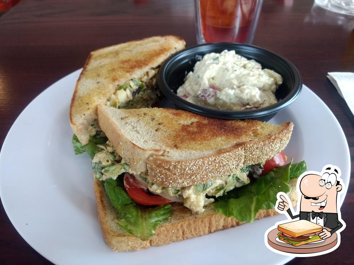 Roundabout Cafe, 108 E Lee St in Brooklet - Restaurant reviews