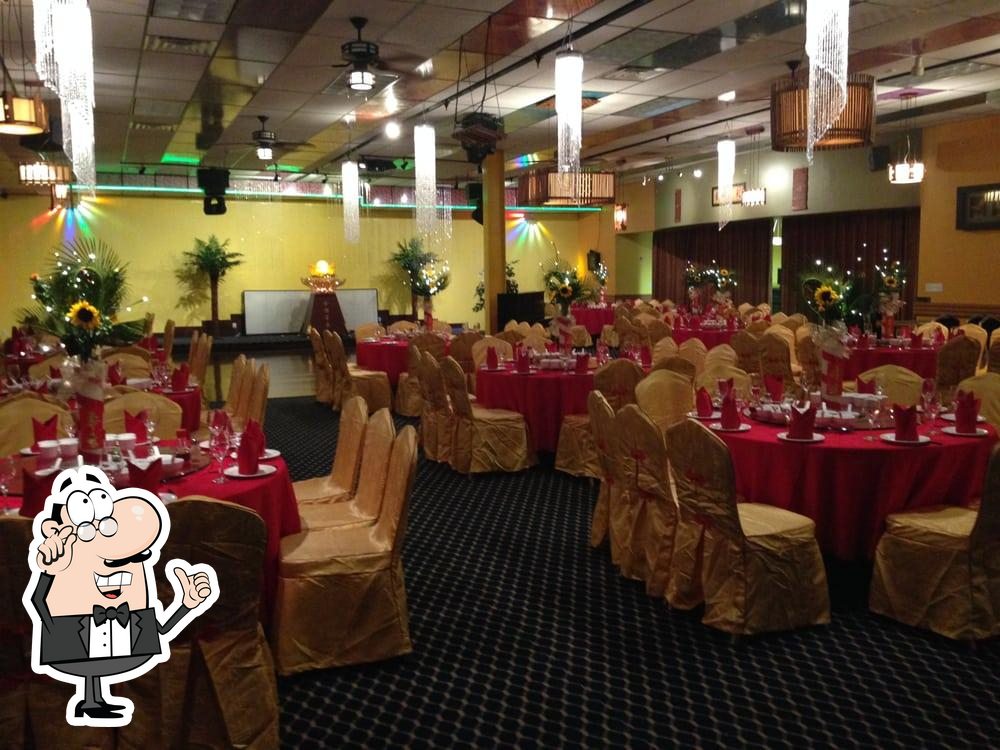 East Wall Restaurant in Houston - Restaurant menu and reviews