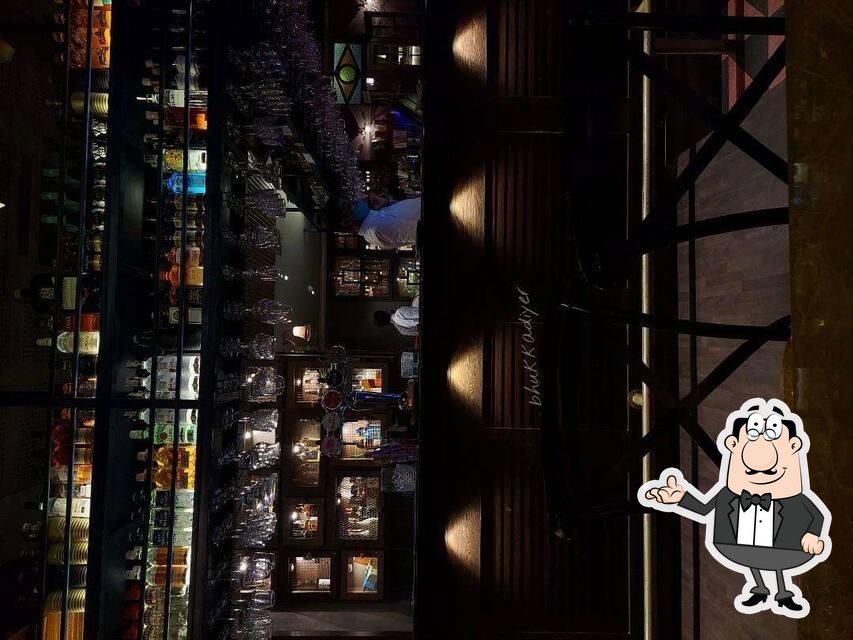 Mitron Bar & Cafe - Bandra, Mumbai - Restaurant reviews