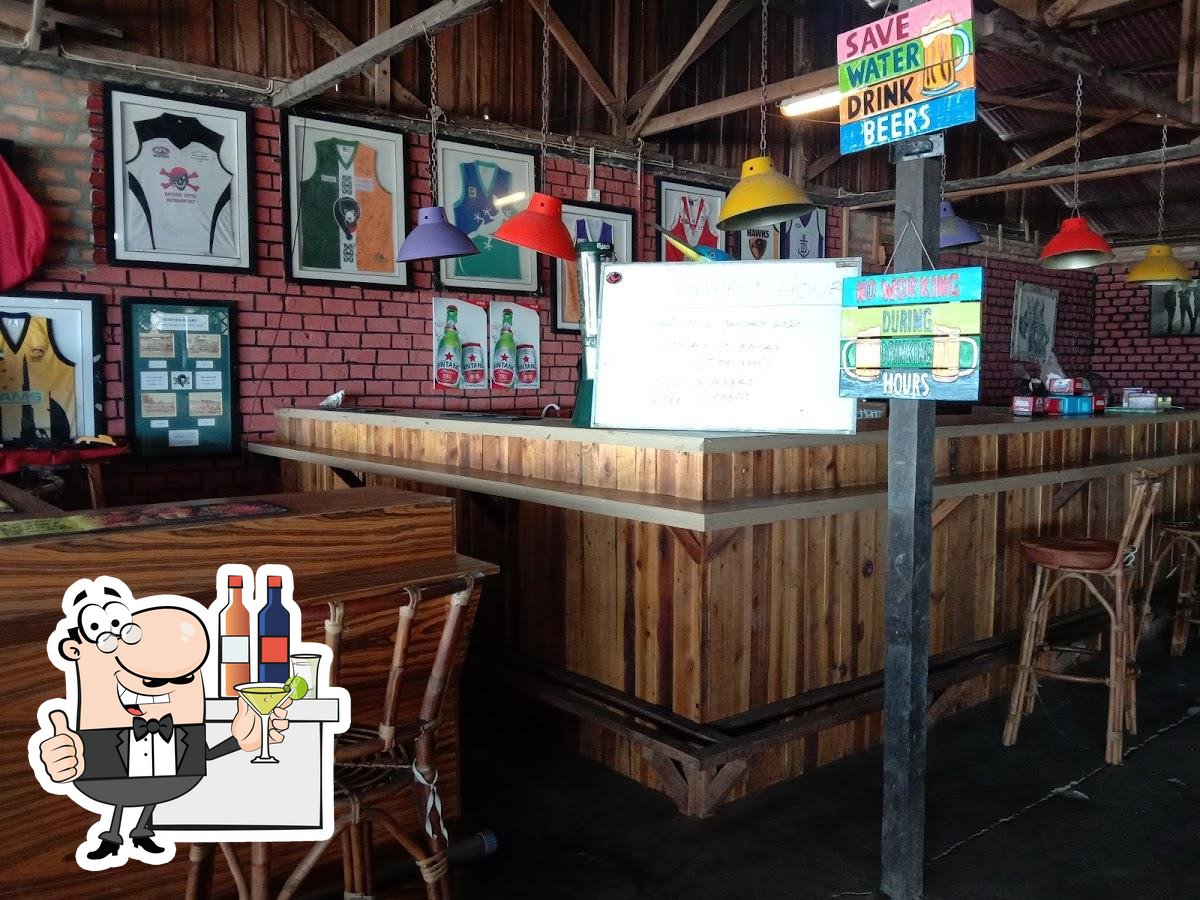 Office Bar And Pizza (Yuli's Bar And Pizza), Balikpapan - Restaurant ...