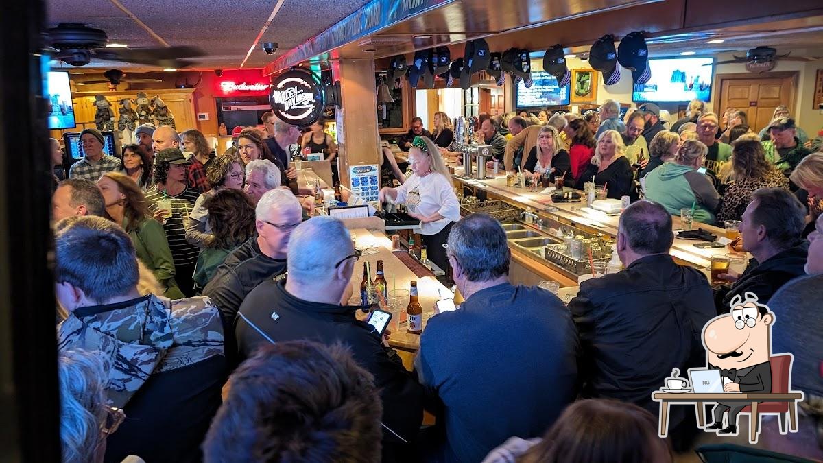 Pearly Gates Bar & Grill, Green Bay - Restaurant menu, prices and reviews