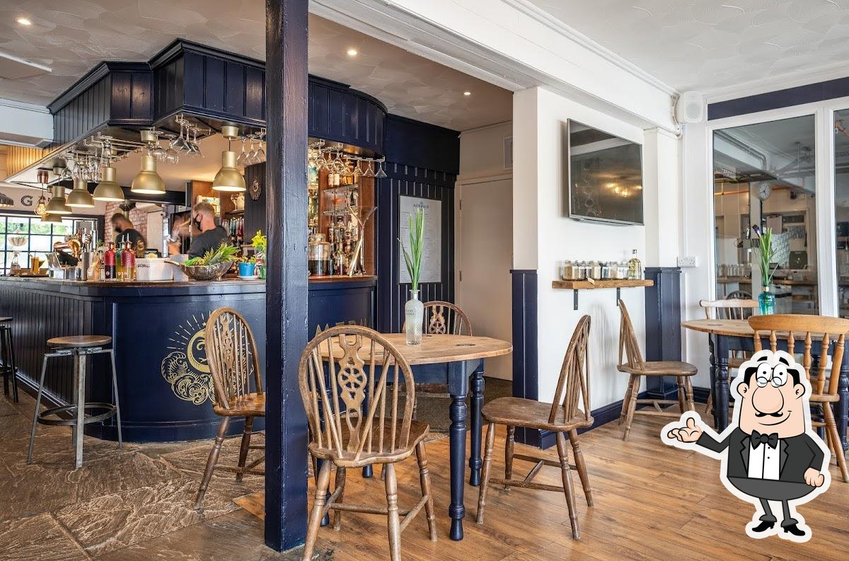 The Mermaid Bar at the Isle of Wight Distillery in Ryde - Restaurant ...