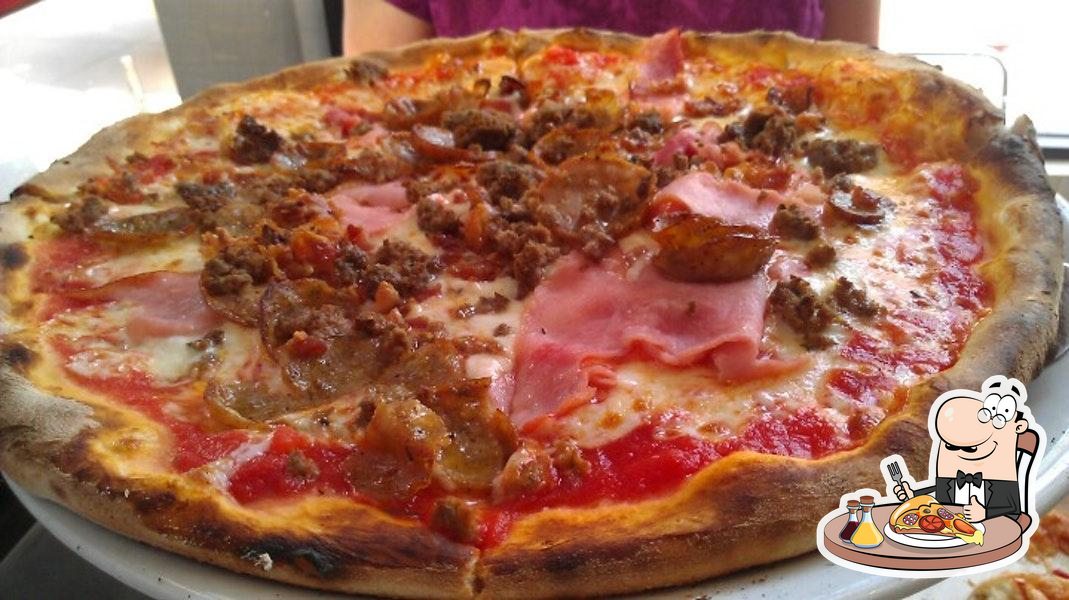 900 Degrees Woodfired Pizza at Wiregrass, 28152 Paseo Drive #195 in ...