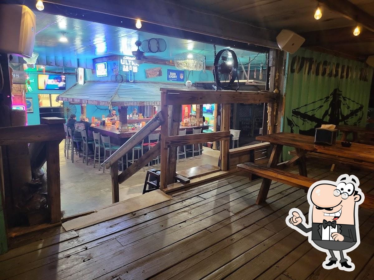 Outrigger's Bar & Grill in Freeport - Restaurant reviews