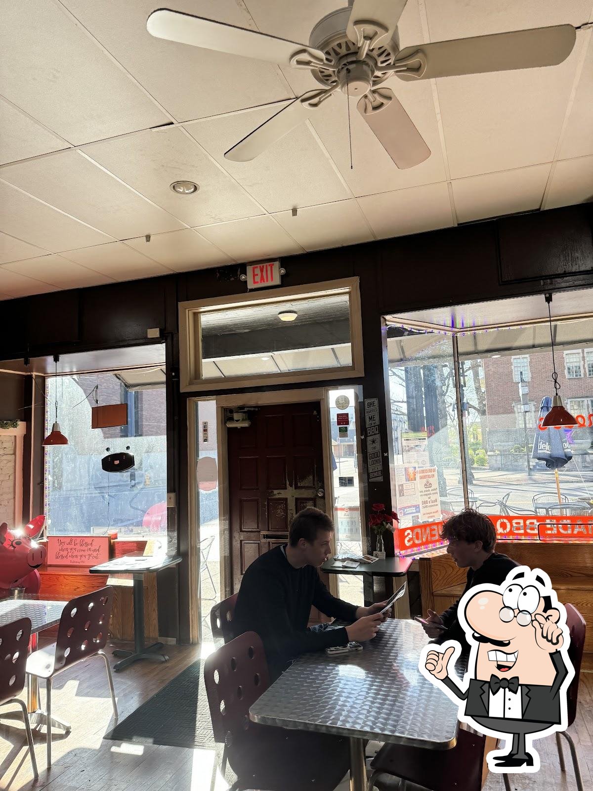 Neal's Famous BBQ, Hamilton - Restaurant menu, prices and reviews