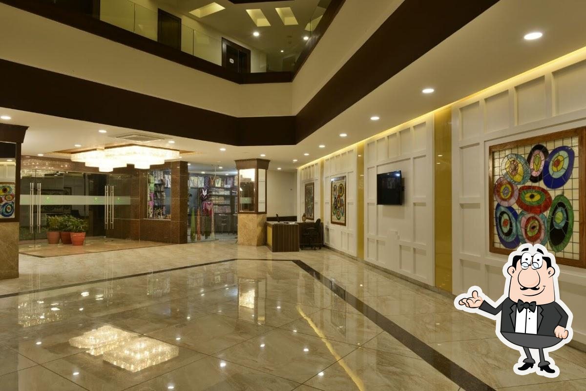 Lemon Tree Hotel, Katra, Katra - Restaurant reviews