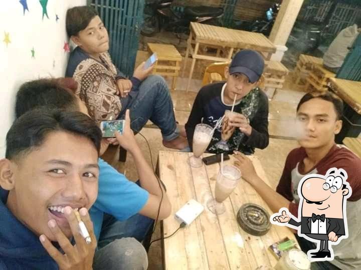 Es Kelapa Muda Mamang Sule cafe, Srengseng