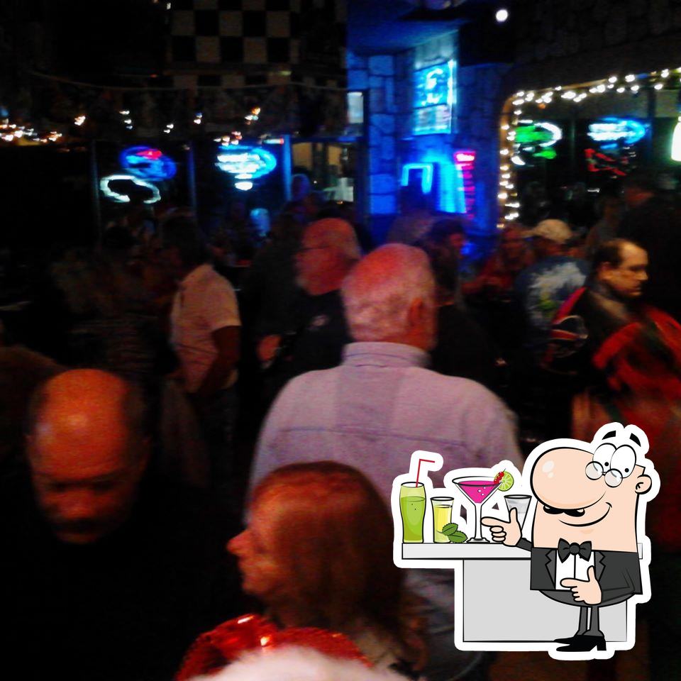 Pit Row in Palm Springs - Restaurant menu and reviews