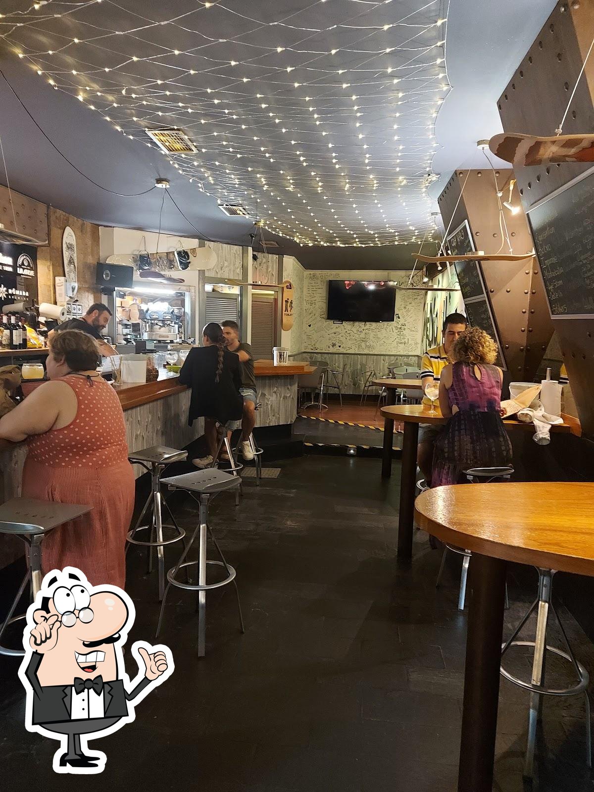 Medio Lleno Beer & Music Bar, Soto de la Marina - Opiniones del restaurante