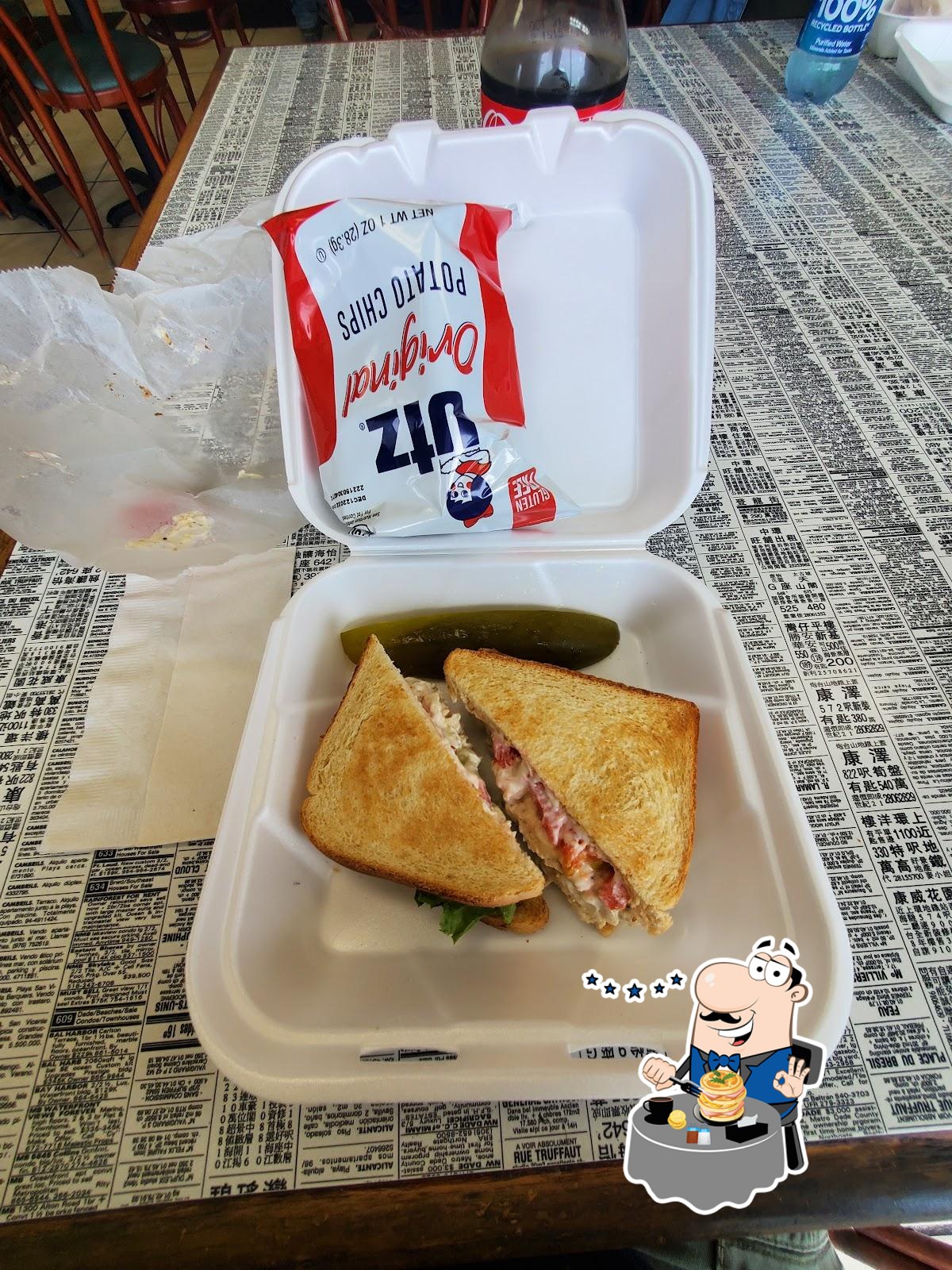 Red Squirrel, 918 Dalton Ave in Cincinnati - Restaurant menu and reviews