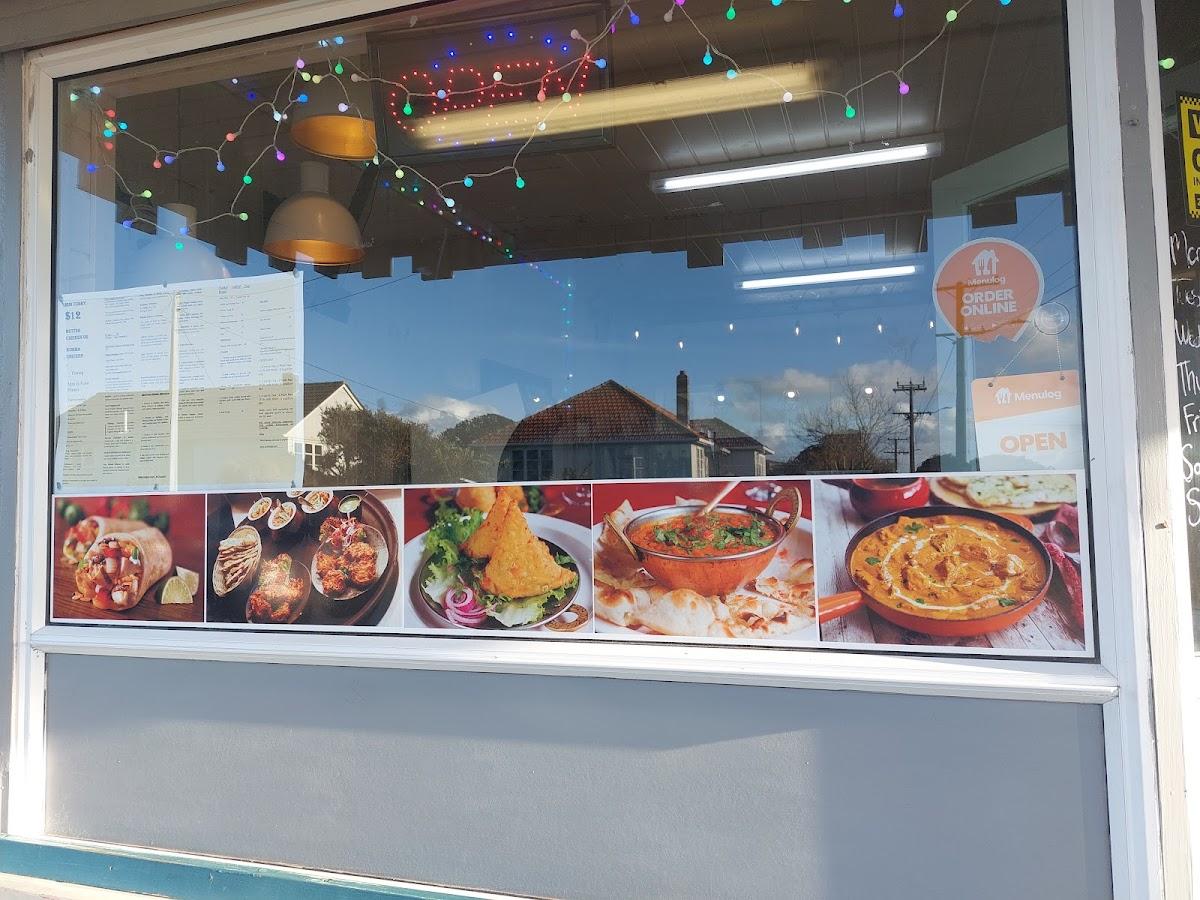 CURRY HUB INDIAN Cuisine fusion, burger in New Plymouth - Restaurant ...