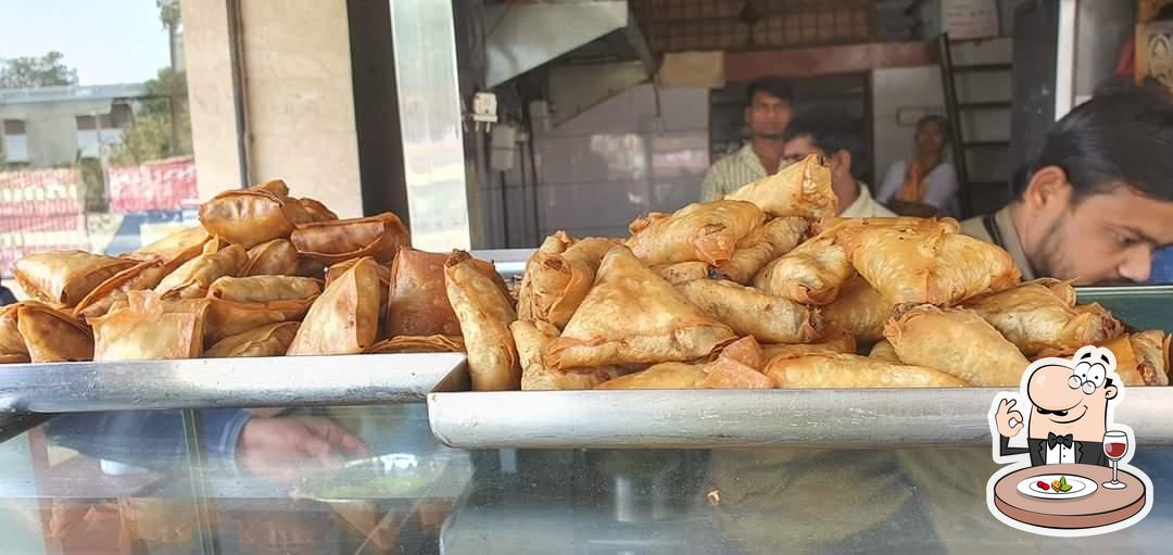 Gupta Samosa Centre, Manjalpur, Vadodara - Restaurant reviews