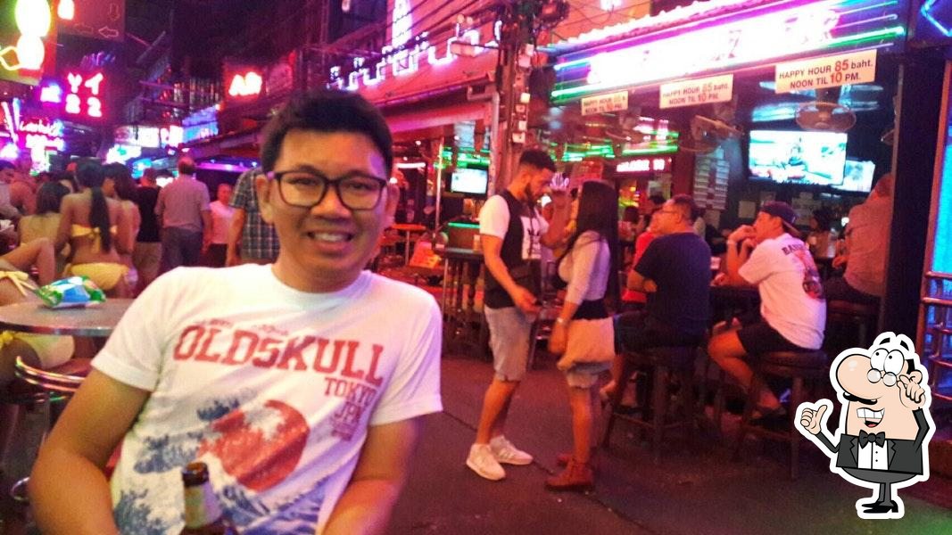 Shadow ladyboy bar, Bangkok - Restaurant reviews
