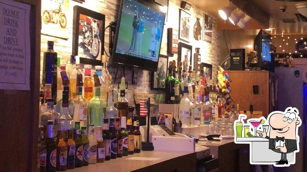 Bullpen Sports Bar in Shorewood - Restaurant menu and reviews