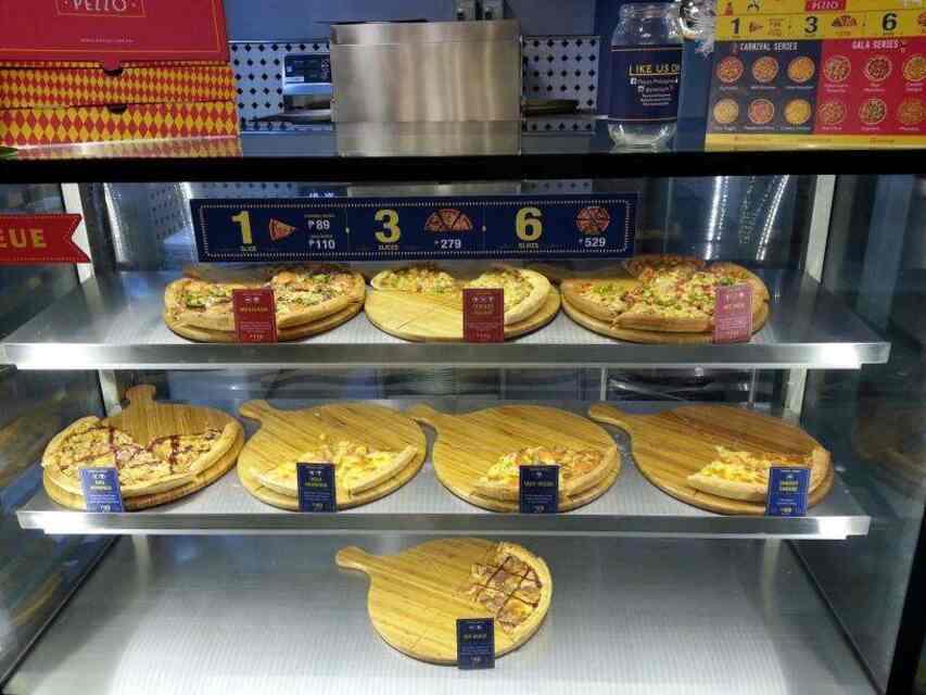 Menu at Pezzo pizzeria, Manila, HXGM+GF8