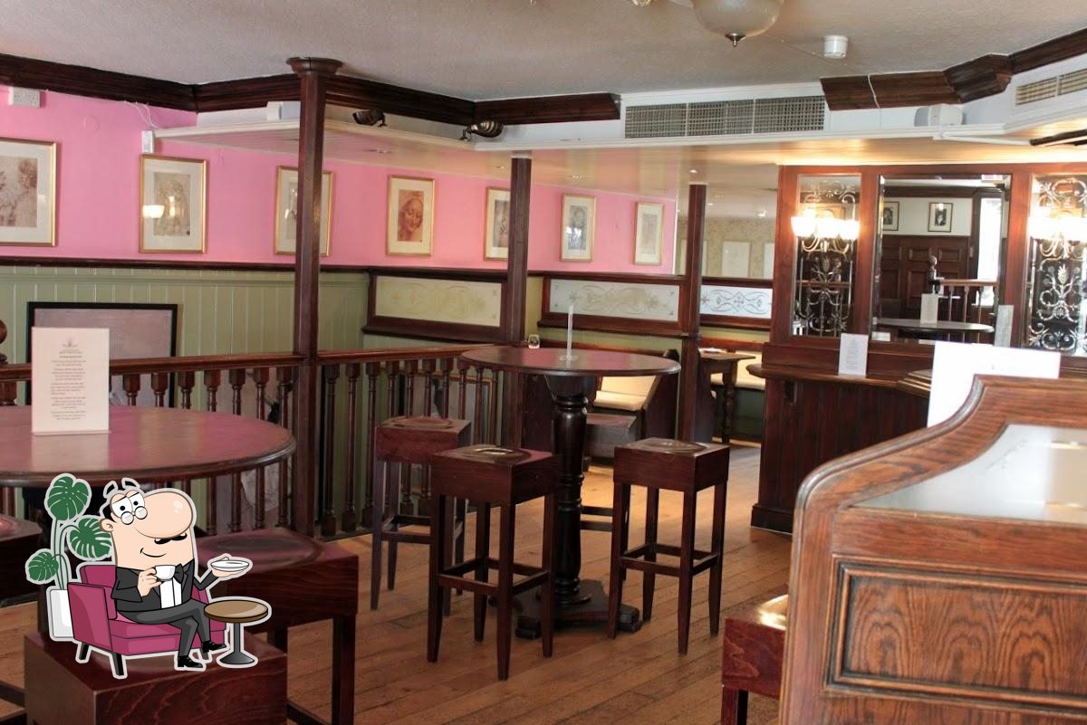 Wood Street Bar & Kitchen, London - Restaurant menu, prices and reviews
