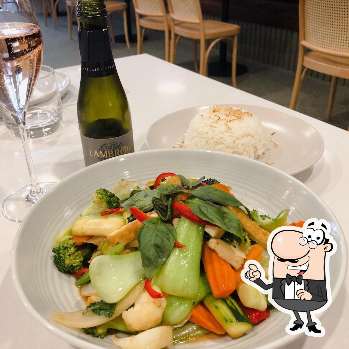 Parade Thai Restaurant in Norwood - Restaurant menu and reviews