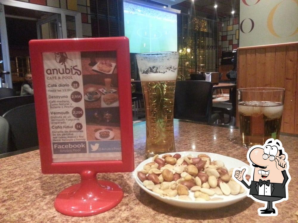 Anubis Pool Bar, Oviedo - Opiniones del restaurante