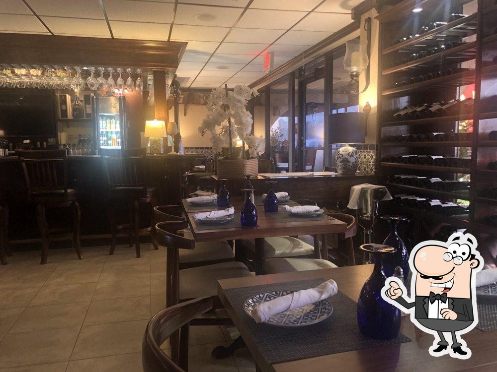 Descorche Restaurant & Wine Bar in Miami - Restaurant menu and reviews