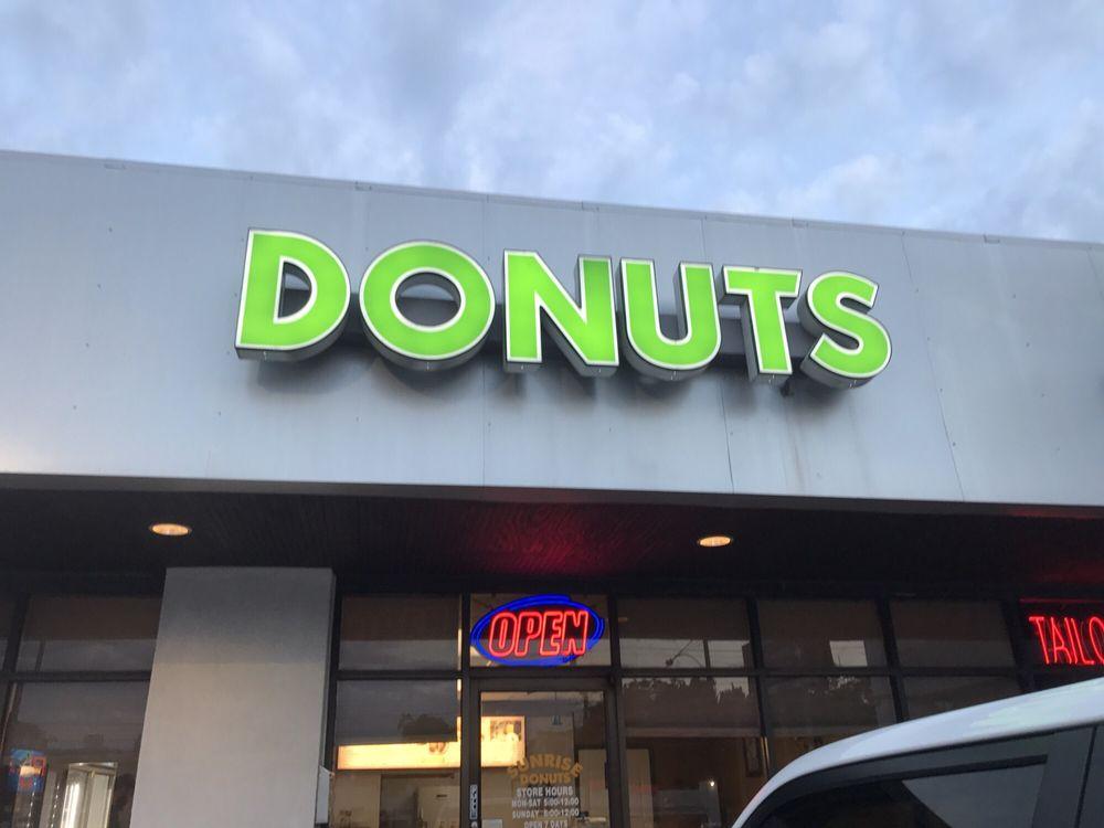 Sunrise Donuts, 2615 Oak Lawn Ave #107 in Dallas - Restaurant reviews