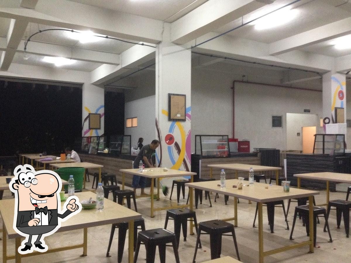 Café Phinisi Foodcourt UNM, Macasar - Opiniones del restaurante