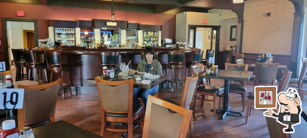 Speakeasy at the Spa- Pizzeria Uno in Porter - Restaurant reviews