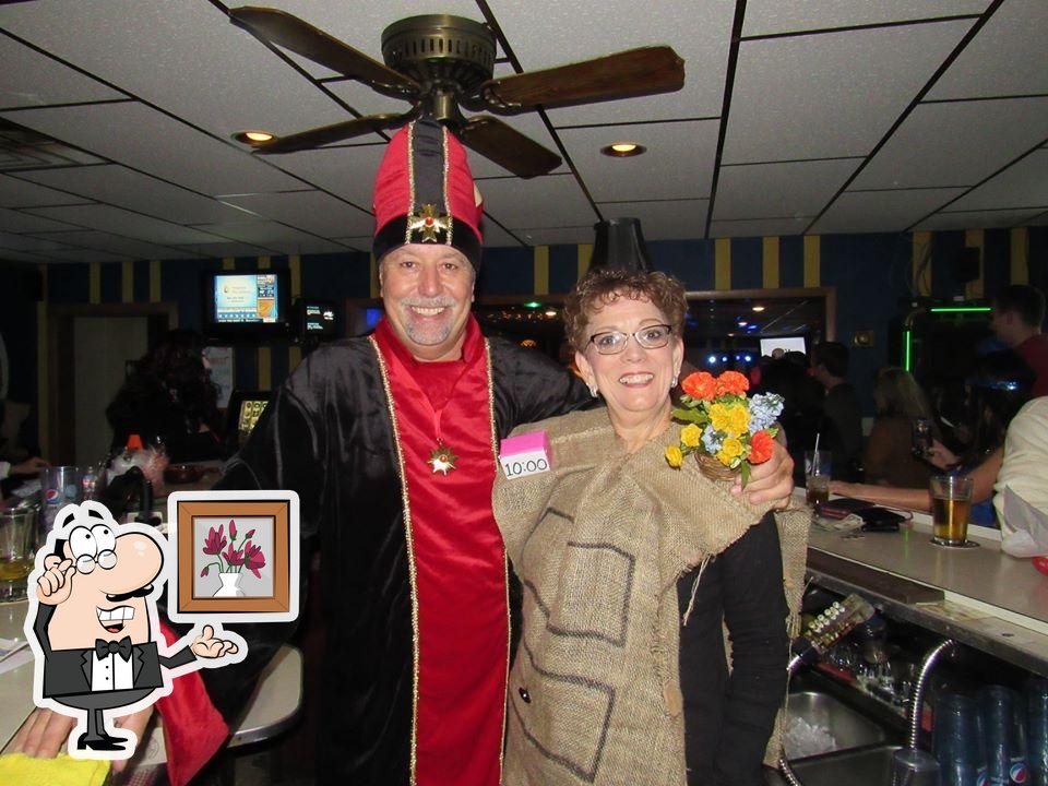 The Goal Post Bar & Grill in Green Bay - Restaurant menu and reviews