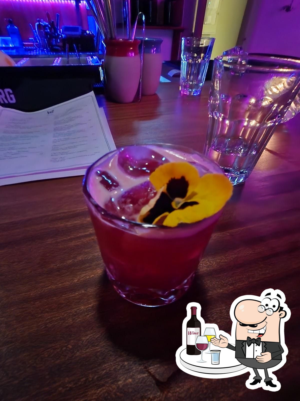 papillon cocktail bar in St. John's - Restaurant reviews