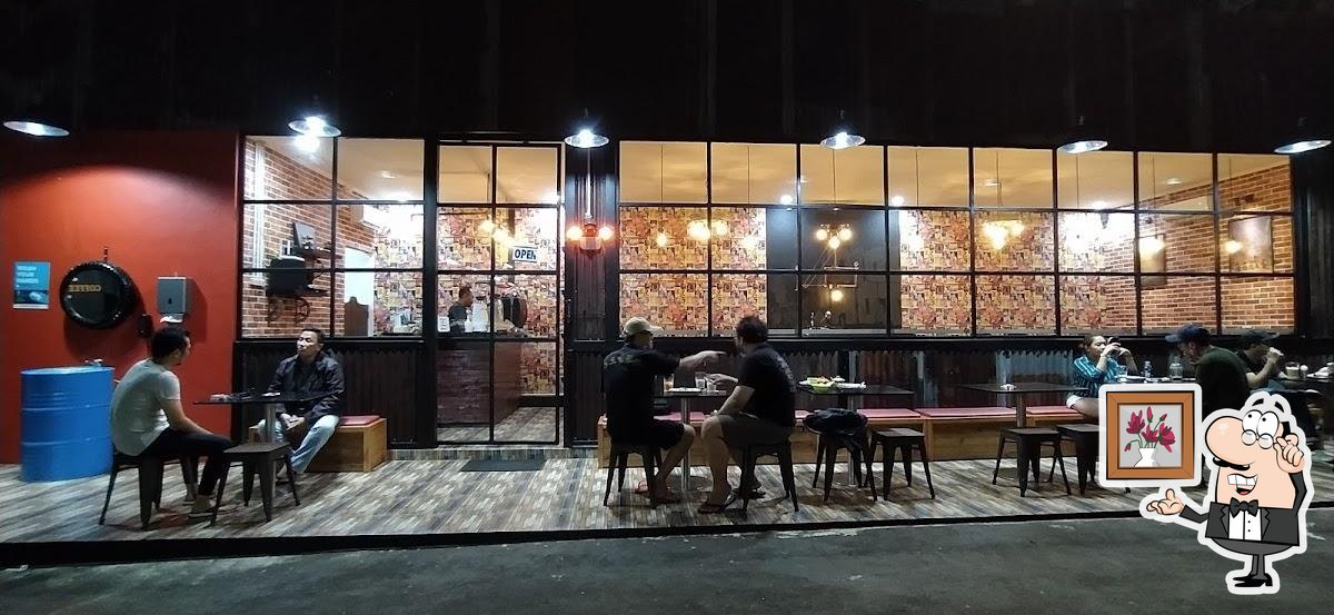 Studio Motor Jakarta, South Tangerang - Restaurant reviews