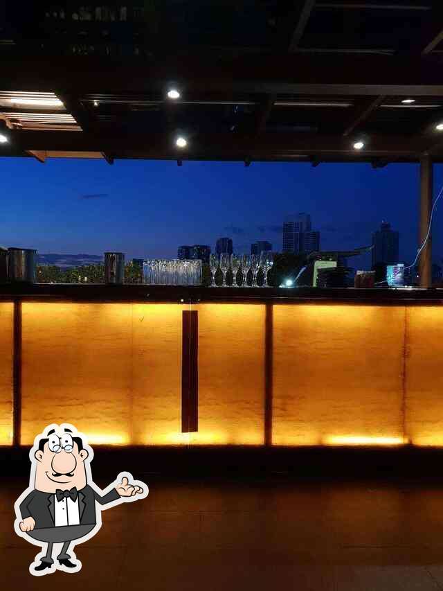 Sky deck Bayleaf hotel pub & bar, Manila - Restaurant menu and reviews