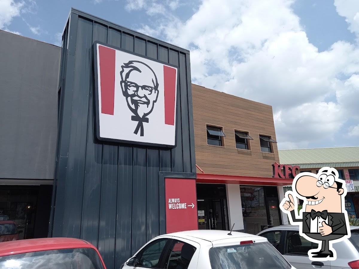 KFC Moreleta Park restaurant, Pretoria, 775 Piering Rd - Restaurant ...