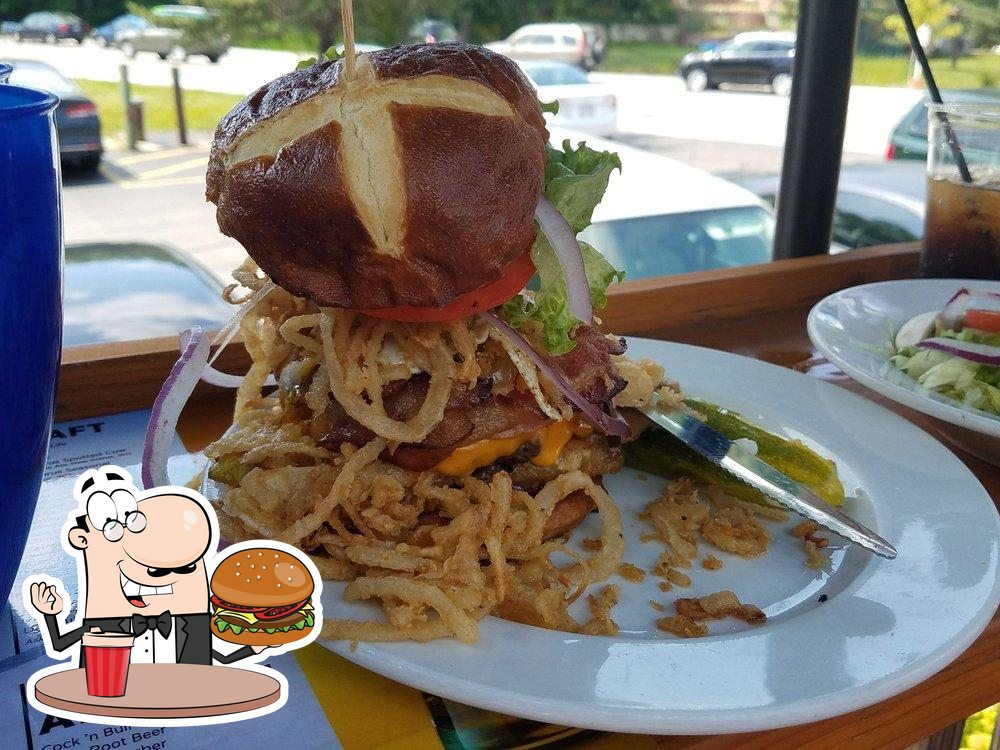 Foolery's on Okauchee Lake in Okauchee Lake - Restaurant menu and reviews