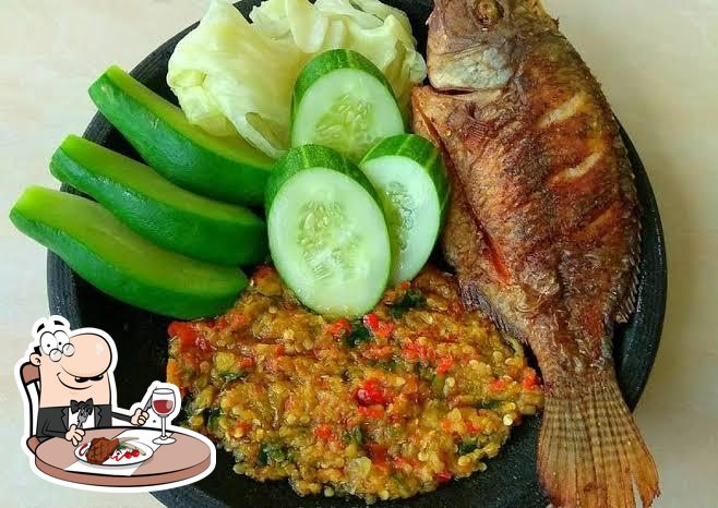 Restaurante Ayam goreng dadakan sambel Cibiuk manglayang, Bandung ...