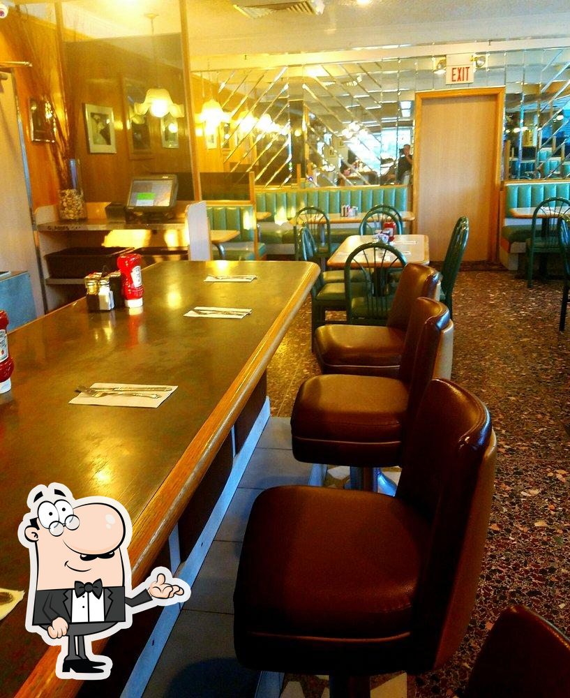 Sweet Hollow Diner, Melville - Restaurant menu, prices and reviews