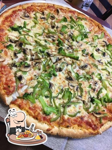 Paramount Pizza in Bridgeport - Restaurant menu and reviews