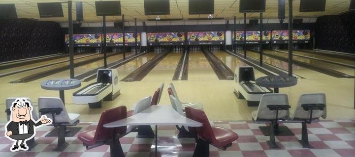 Red Circle Bar & Lanes in Parma - Restaurant menu and reviews