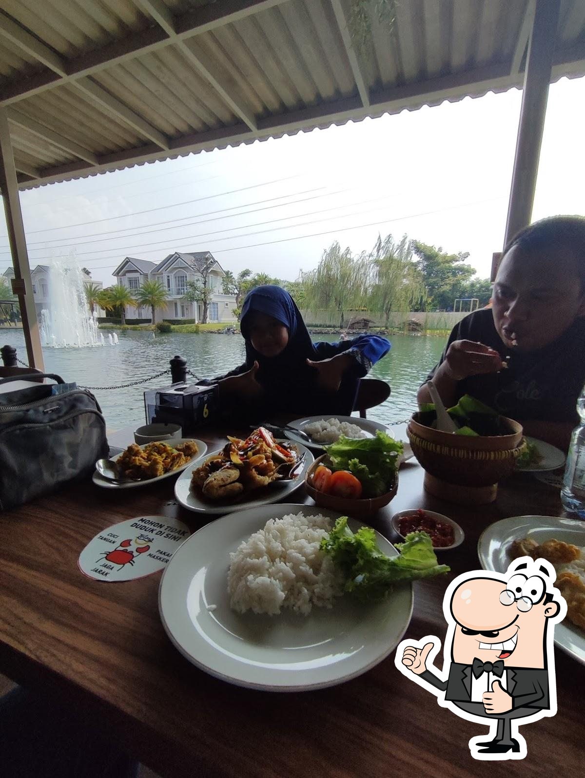 Telaga Seafood Restaurant Lavon, Suka Harja, Happy Walk - Restaurant ...