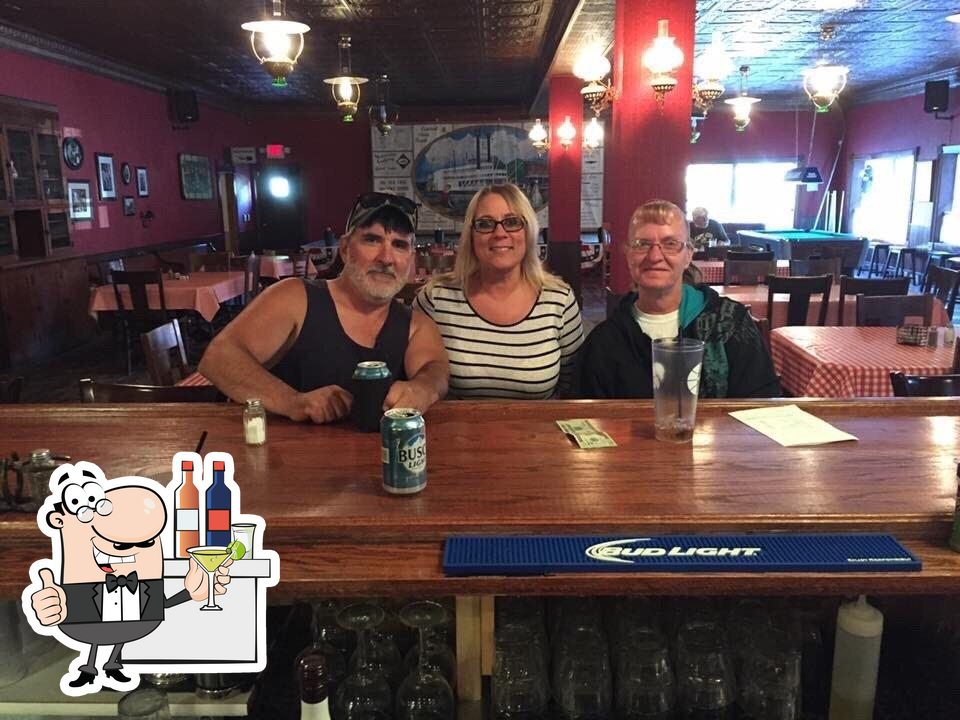 Backwoods Bar & Grill in McGregor - Restaurant menu and reviews