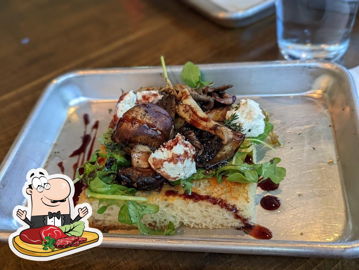 Patrizi's, 1705 Cuernavaca Dr N in Austin - Restaurant menu and reviews