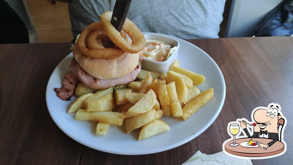 The Helm in Pembroke Dock - Restaurant menu and reviews