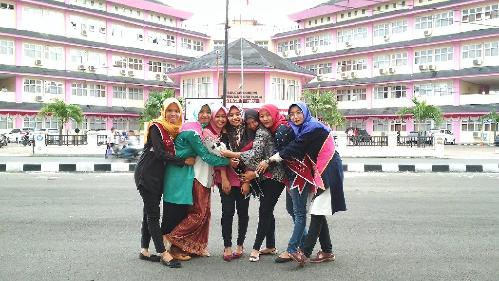 Kadai Aci FE UNP cafeteria, Padang